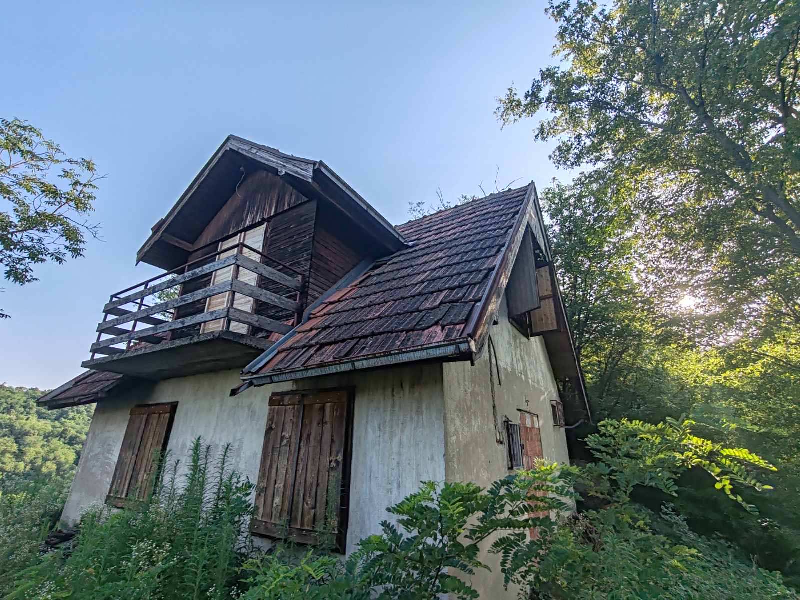 House with a view of the Danube and land of 30 ares (Serbia, Belgrade ...